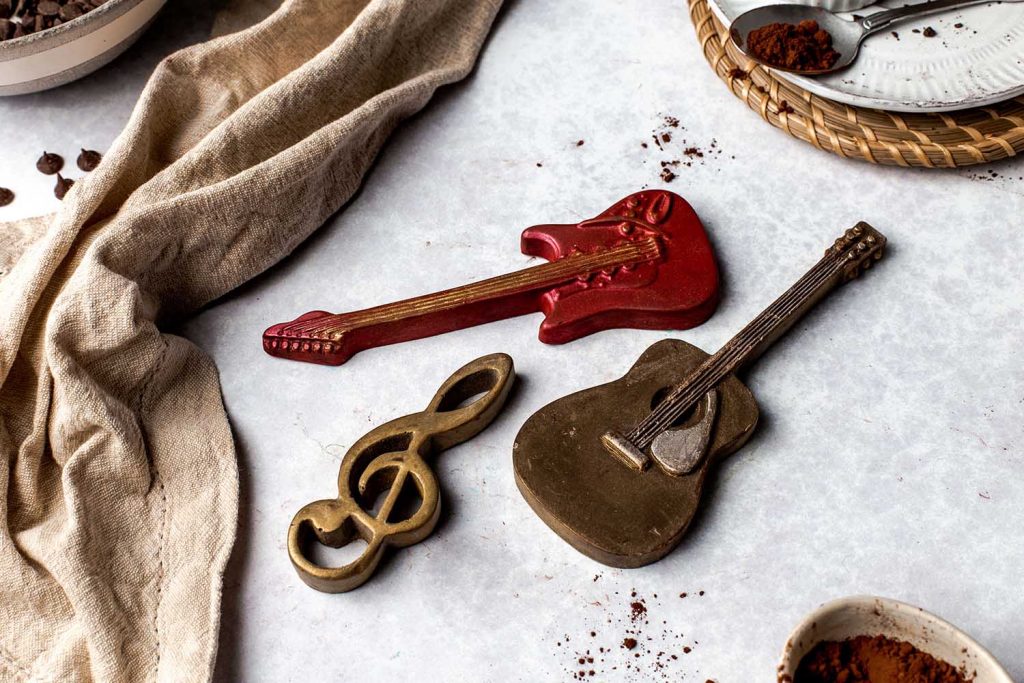 Music Fans Chocolate Gift Box – Acoustic Guitar, Electric Guitar ...